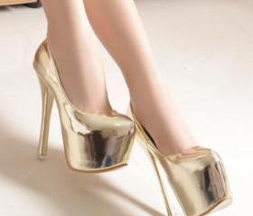 Homecoming Heels on Luulla